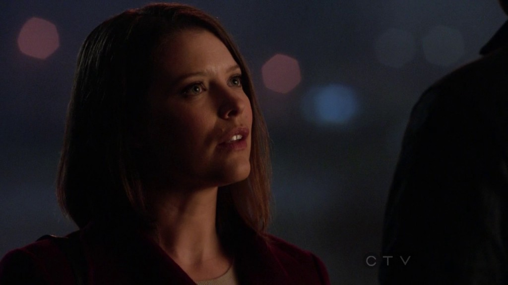 Audrey Marie Anderson fala sobre suas personagens em "Arrow" e "The ...